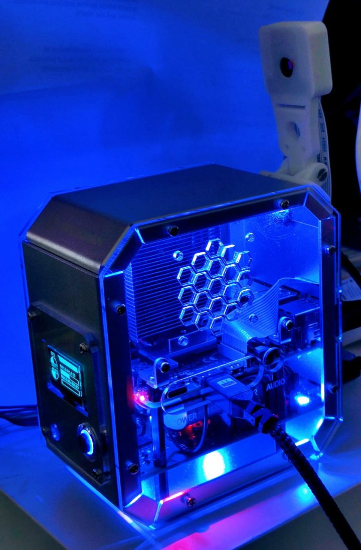 Pironman Mini PC: a Raspberry Pi in a compact package with SSD, heat ...