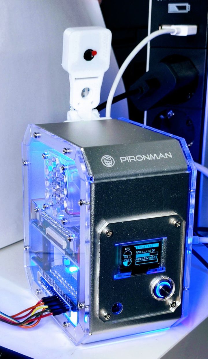 Pironman Mini PC: a Raspberry Pi in a compact package with SSD, heat ...