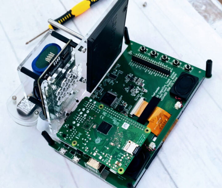 Night Vision on Raspberry Pi: TS7-Pro Display, PiPower & DIY 3D Printed ...